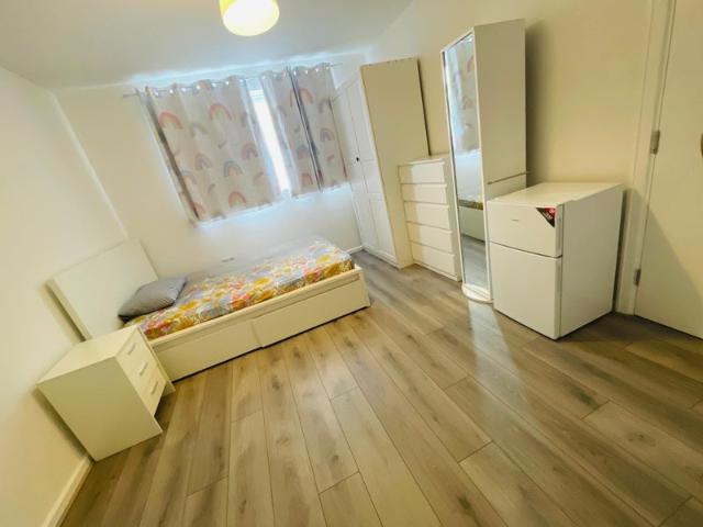 Room at Park Court, Greater London