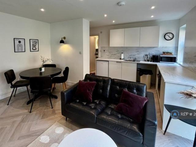 Room at Park Avenue, Thanet