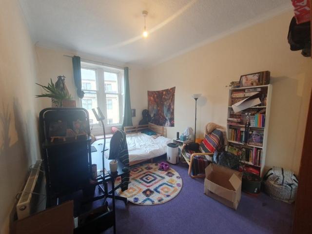 Room at Park Drive, Glasgow