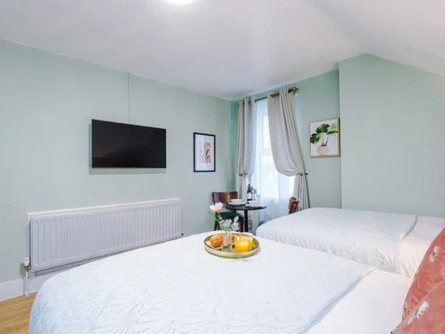 Room at Park Drive, Royal Leamington Spa