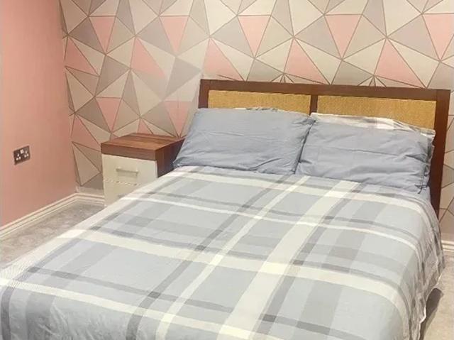 Room at Park House Farm Way, Havant