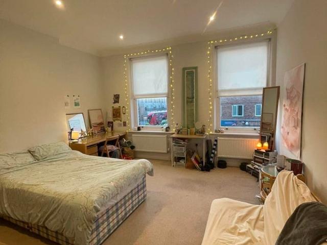 Room at Park Hall Road, Greater London
