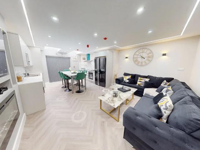 Room at Park Hill Road, Birmingham
