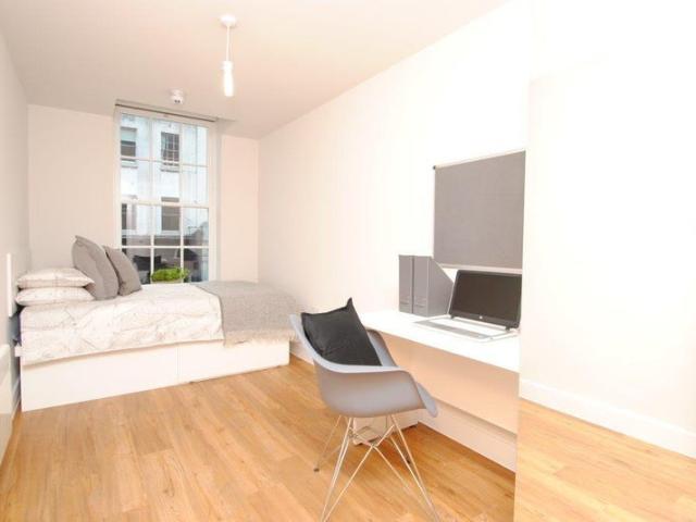 Room at Park Street, Bristol
