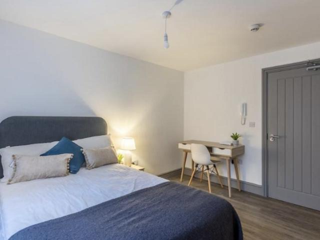 Room at Park Street, Shaw