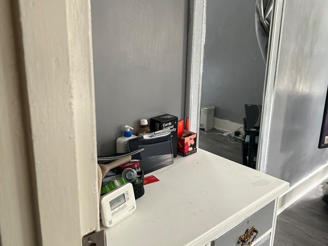 Room at Park Road West, Bedford