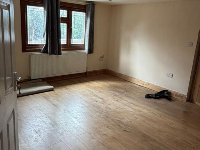 Room at Park Road, Greater London