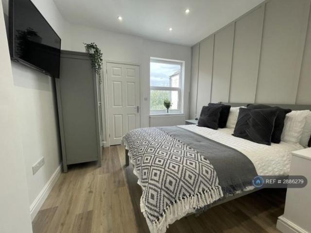 Room at Park Road, Nuneaton and Bedworth