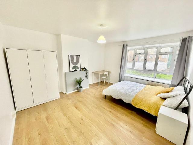 Room at Park View, Greater London