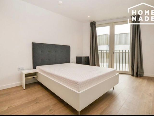 Room at Parkes Street, Greater London