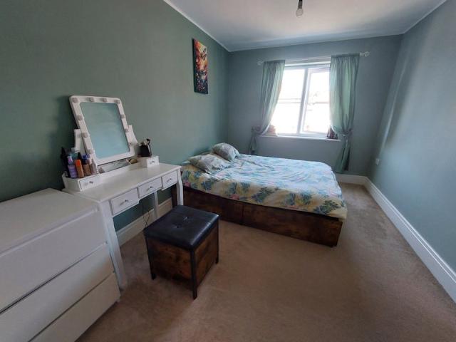 Room at Parkland View, Ashfield