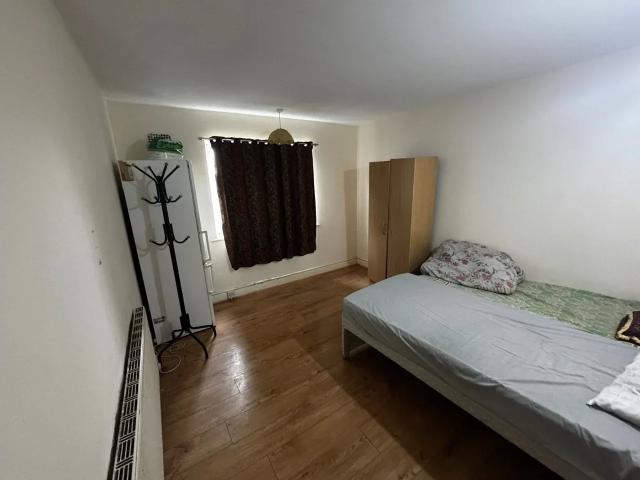 Room at Parklands Court, Greater London