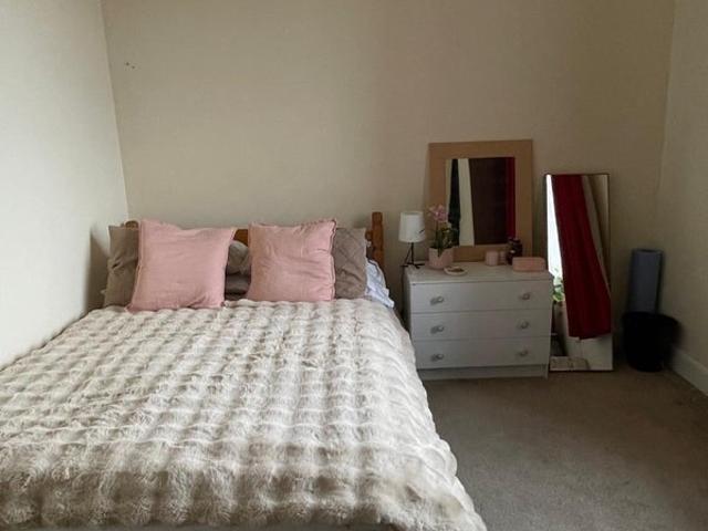 Room at Parkside Terrace, City of Edinburgh