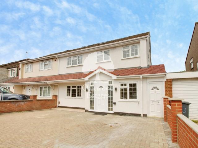 Room at Parlaunt Road, Slough