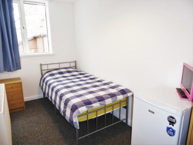 Room at Parry Road, City of Westminster