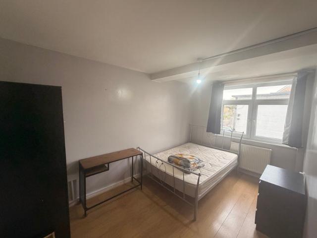 Room at Parsonage Street, Greater London