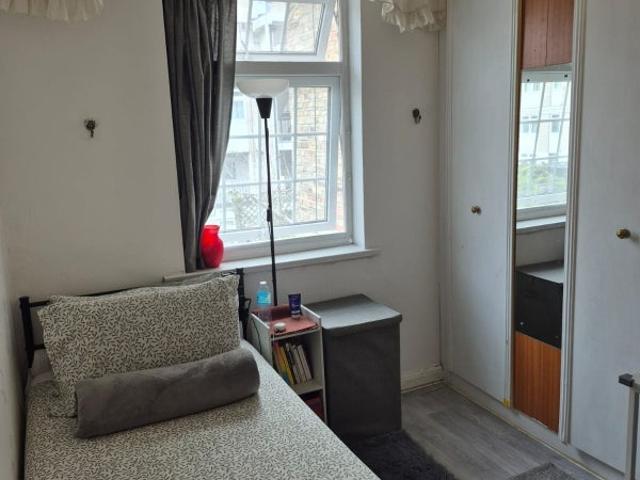 Room at Parsonage Street, Greater London