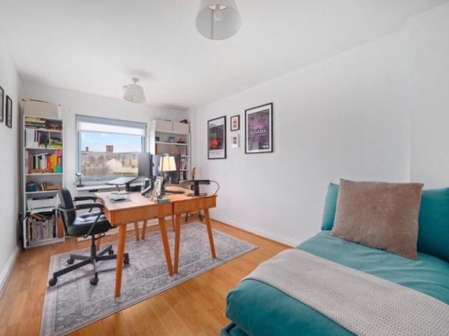 Room at Paton Close, Greater London