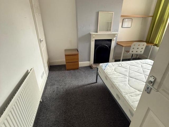 Room at Paton Street, Leicester
