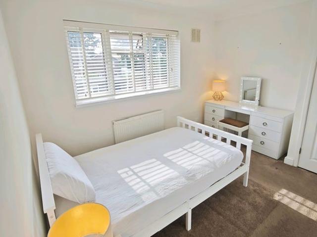 Room at Path Link, Crawley