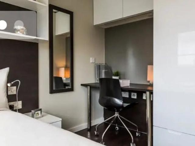 Room at Paul Street, Greater London