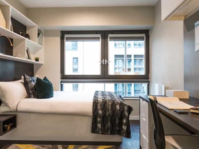 Room at Paul Street, Greater London