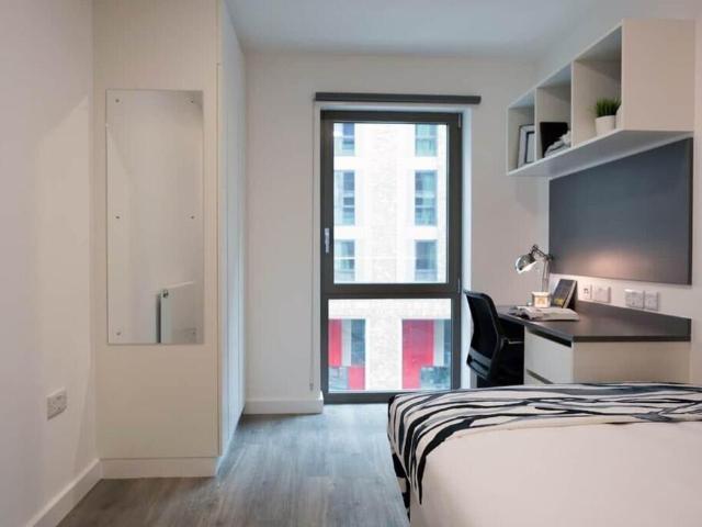 Room at Paul Street, Greater London