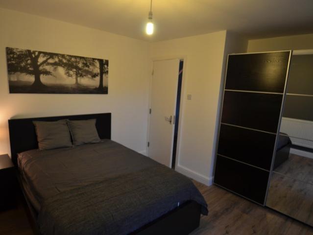 Room at Payne Street, Greater London