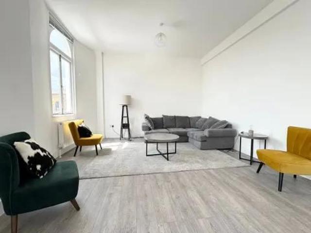 Room at Peckham High Street, Greater London