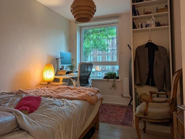 Room at Peckham Road, Greater London