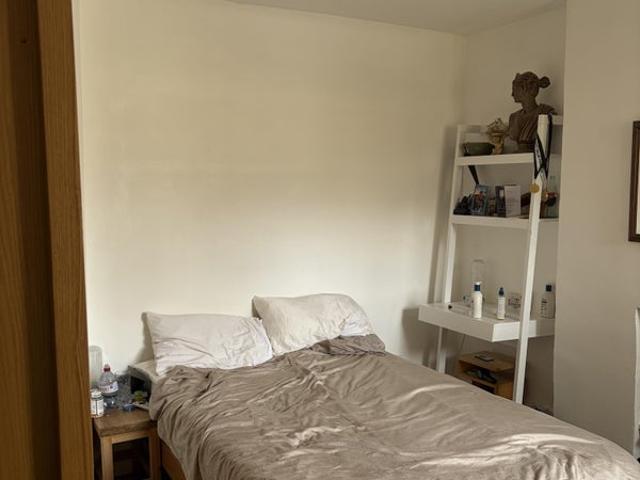 Room at Peacock Street, Greater London