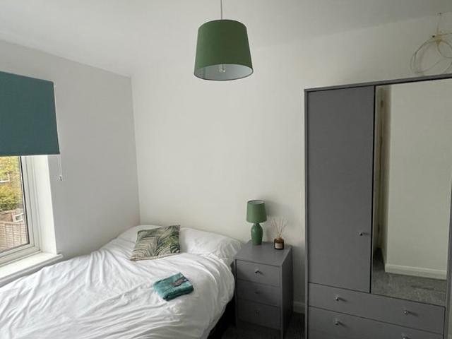 Room at Peacocks, Harlow