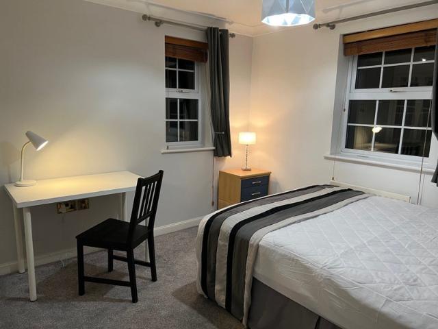 Room at Pearl Drive, Braintree