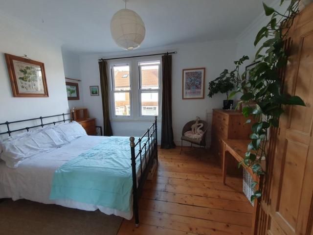 Room at Pearl Street, Bristol