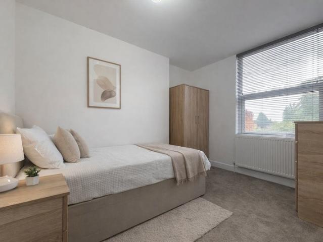 Room at Pearman Road, Sandwell