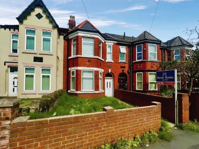 Room at Peelhouse Lane, Widnes