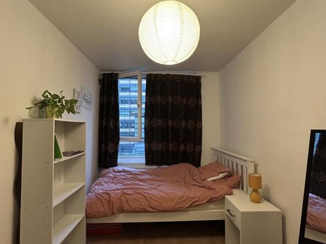 Room at Peerless Street, Greater London