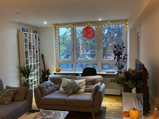 Room at Peerless Street, Greater London