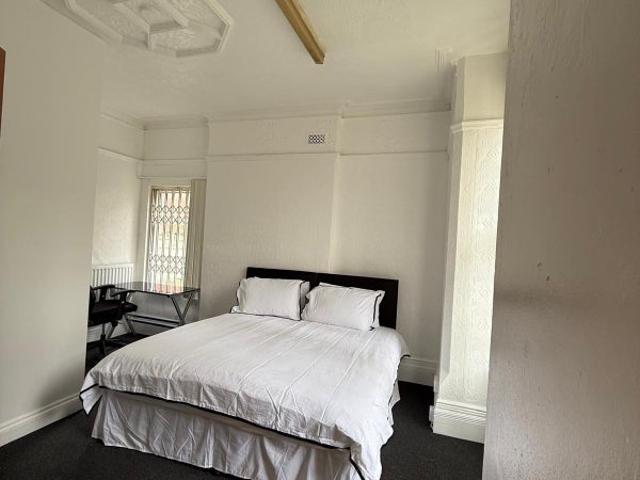 Room at Pelham Avenue, Nottingham