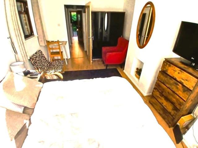 Room at Pelham Road, Greater London
