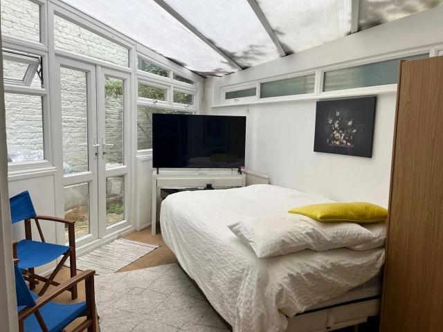 Room at Pembridge Place, Greater London