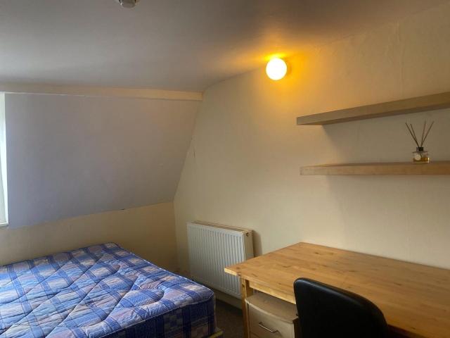 Room at Pembroke Road, Bristol