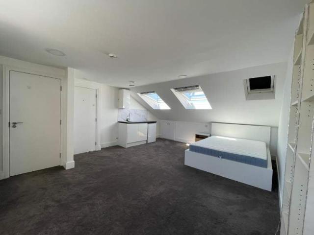 Room at Pembroke Road, Greater London