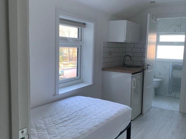Room at Pembroke Road, Greater London