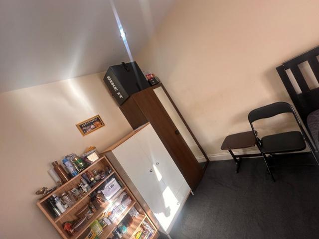 Room at Pembroke Road, Greater London