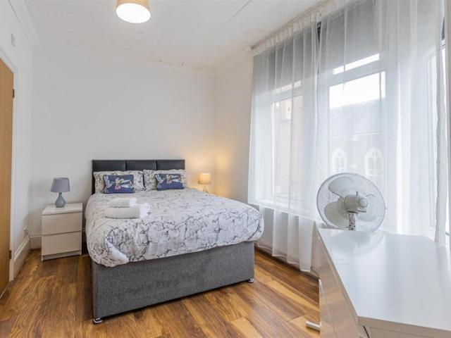Room at Pen y lan Road, Cardiff
