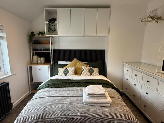 Room at Pen Park Road, Bristol