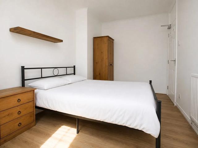 Room at Pennyfields, Greater London