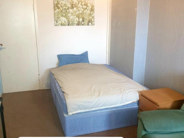 Room at Pennywell Medway, City of Edinburgh