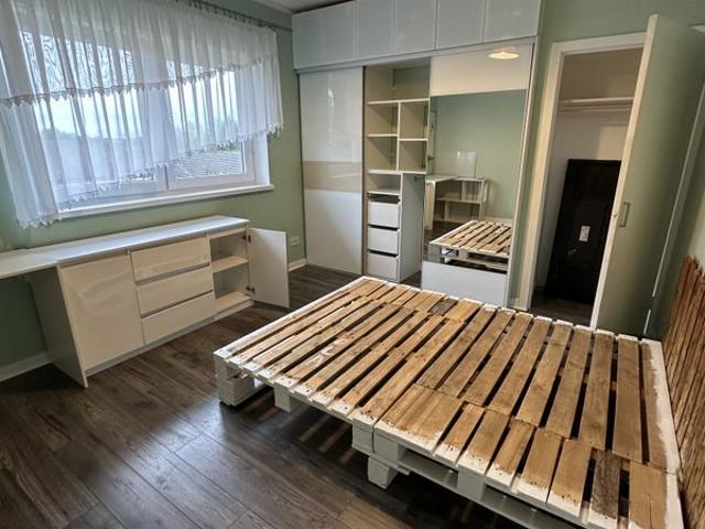 Room at Pendeen Crescent, Glasgow